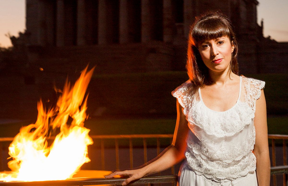 CONTACT | Elif Sezen