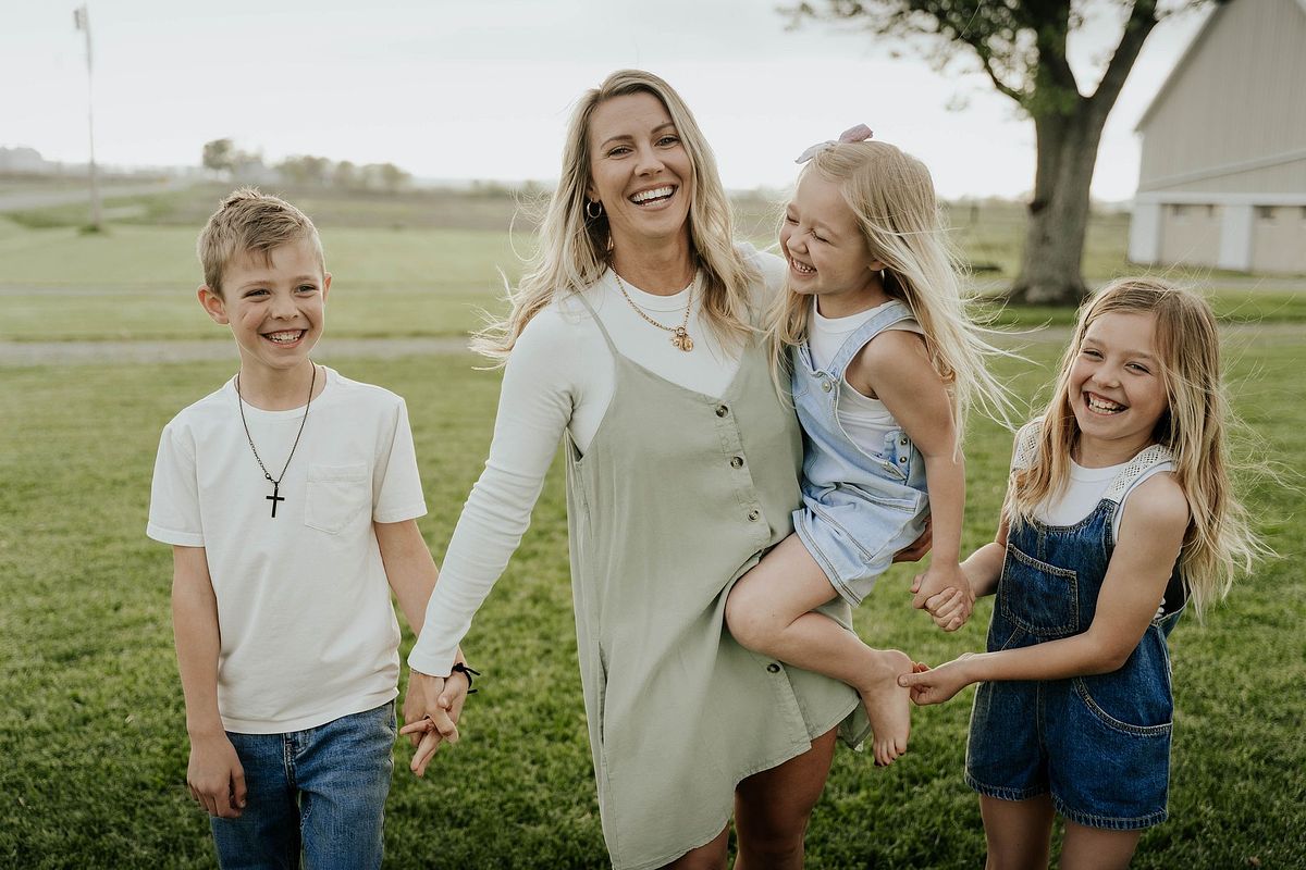 Emma Lusby Photos - Captured Memories & Moments of Love | Emma Lusby Photos