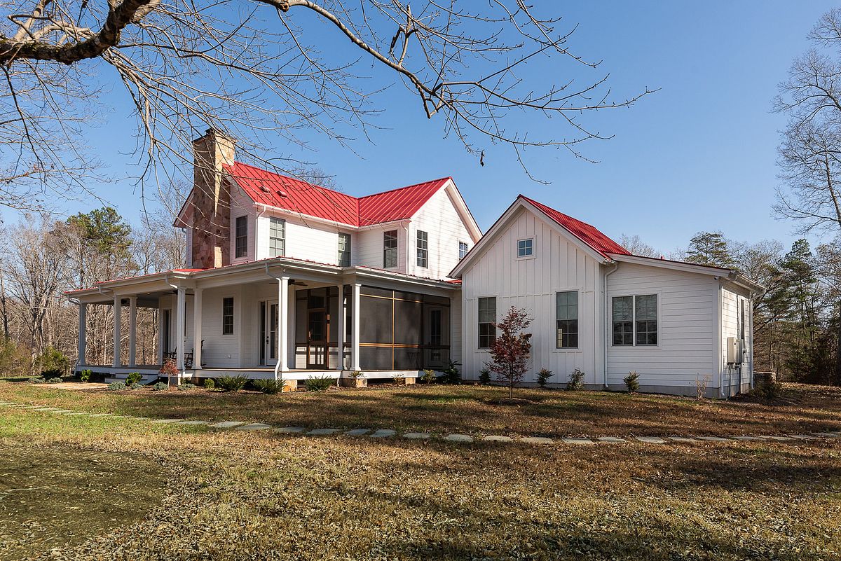 Madison Modern Farmhouse - Smith & Robertson Inc.